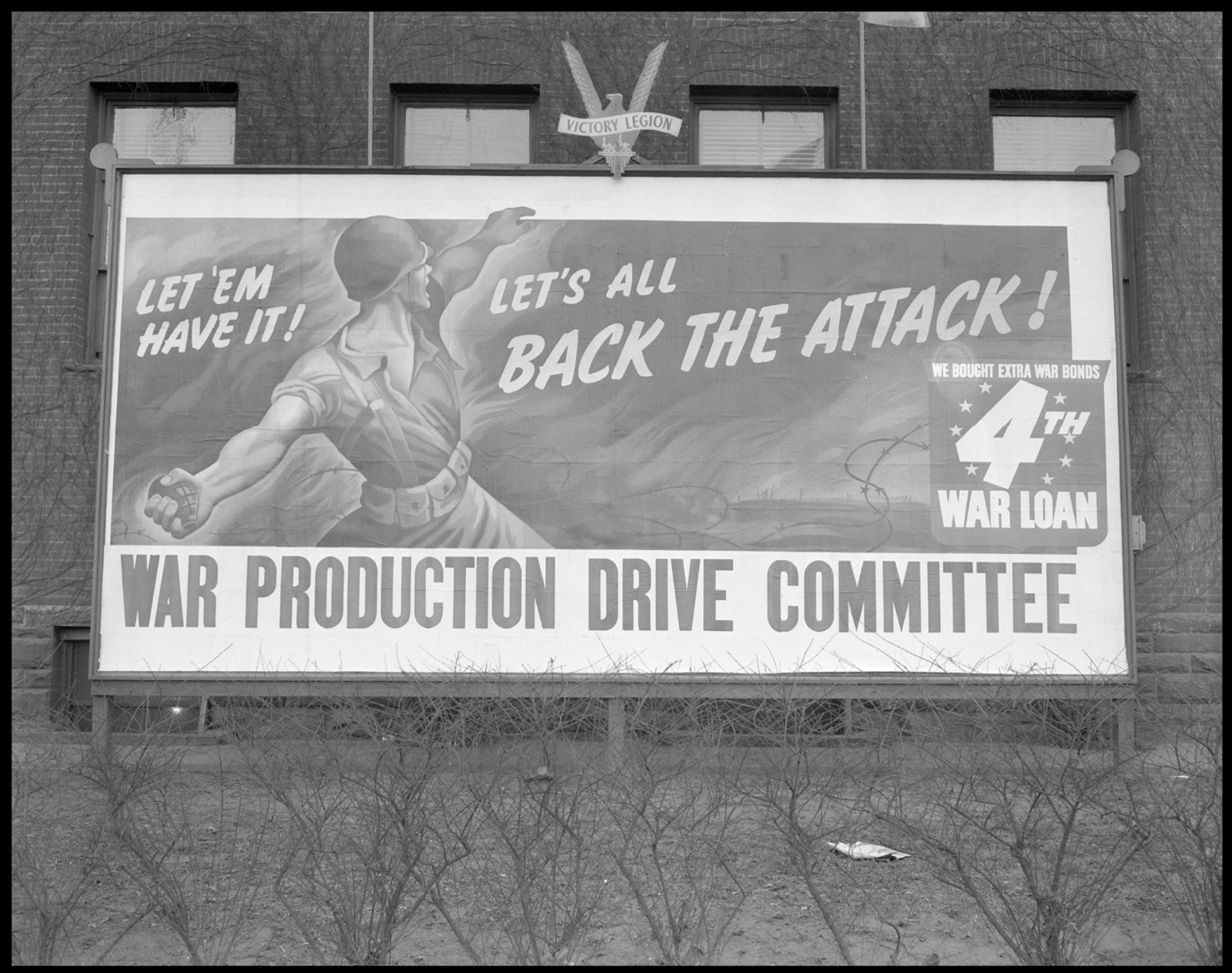 Making 1940s Billboards from Scale Lumber – The Smoky City